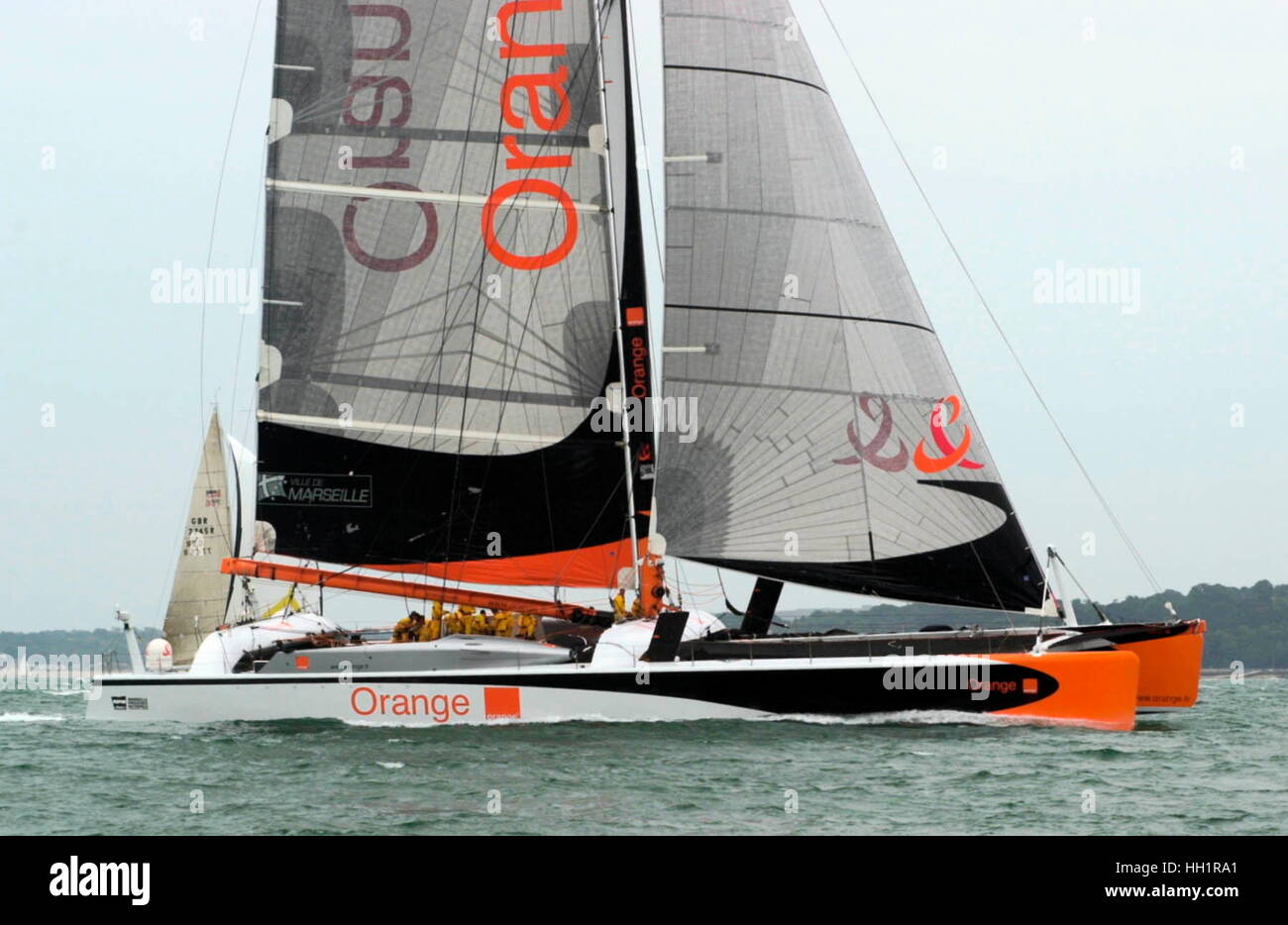 AJAXNETPHOTO. 26TH JUNE, 2004. COWES, I.O.W. ENGLAND. - ROUND THE ...