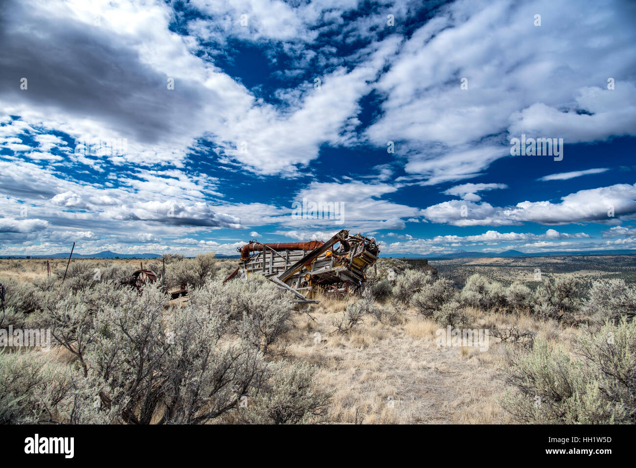 Thrashing wheat hi-res stock photography and images - Alamy