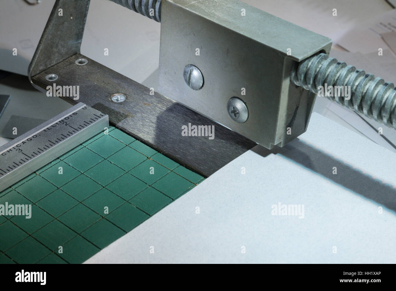 Rotary trimmer with paper hi-res stock photography and images - Alamy