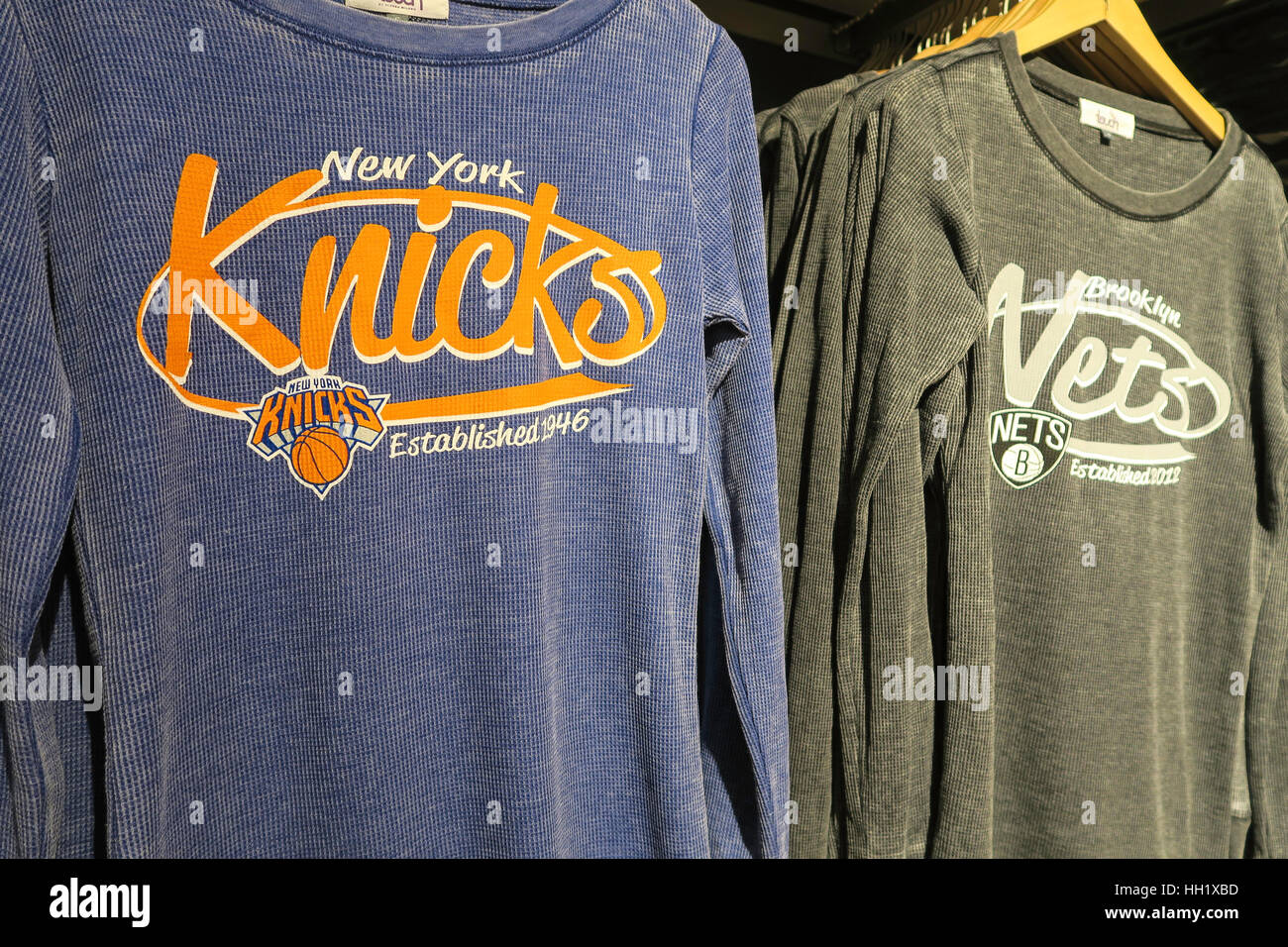 Nba logo shirt hi-res stock photography and images - Alamy