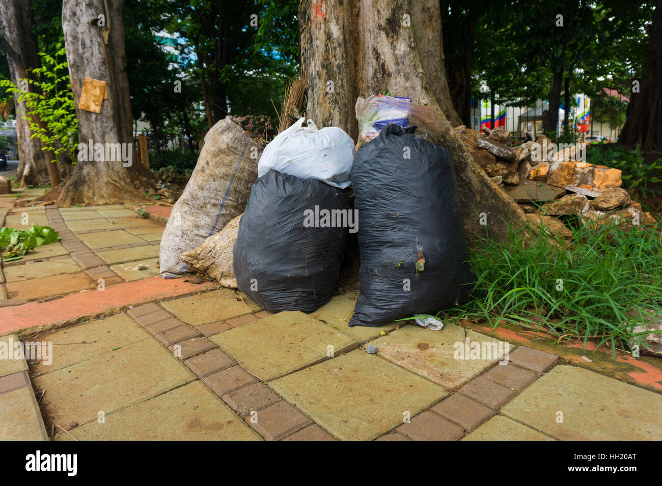 Pavement recycling sacks hi-res stock photography and images - Alamy