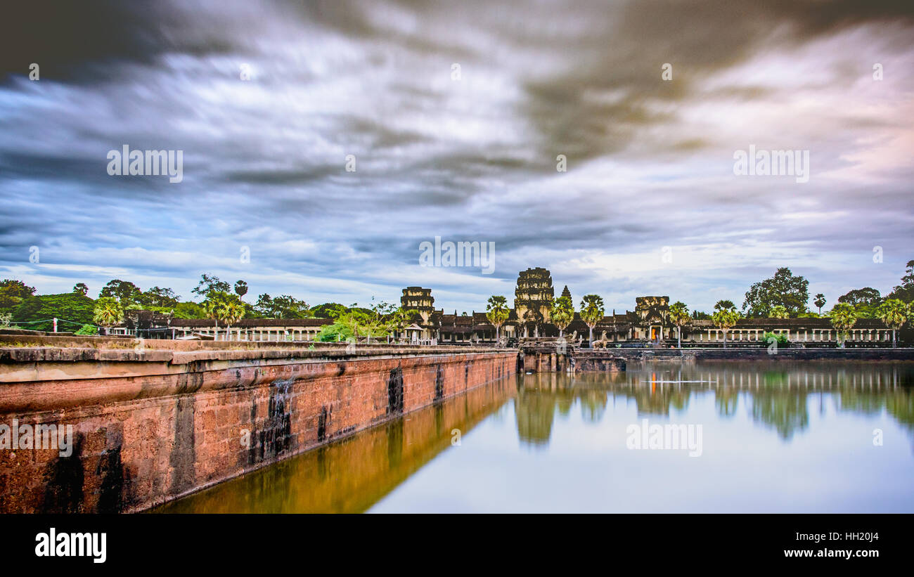 Angkor wat sun rise hi-res stock photography and images - Alamy