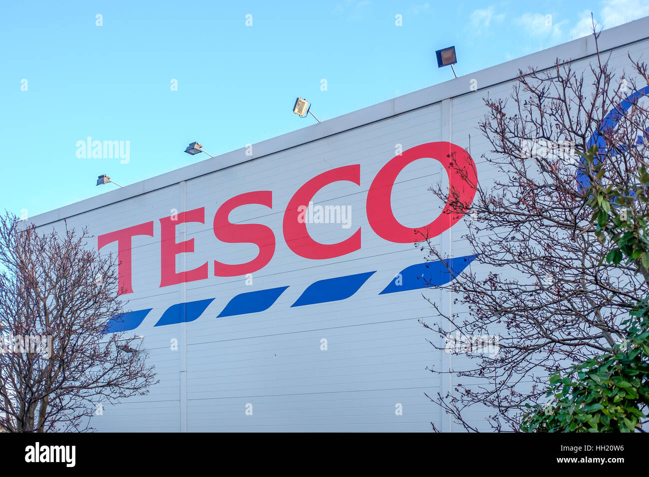 Extra large sign hi-res stock photography and images - Alamy