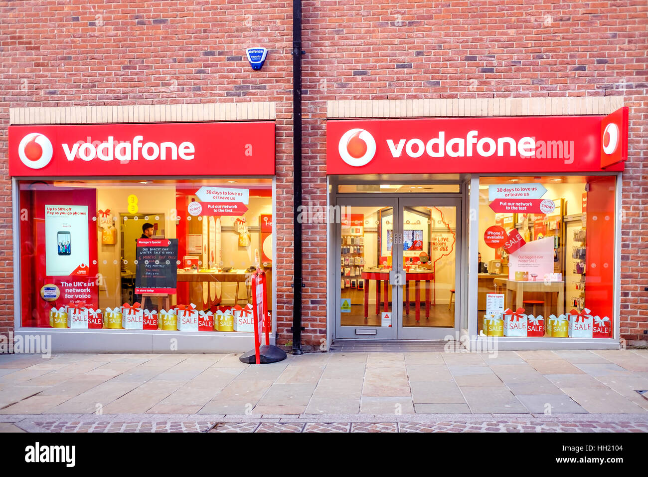 Vodaphone shop front hi-res stock photography and images - Alamy