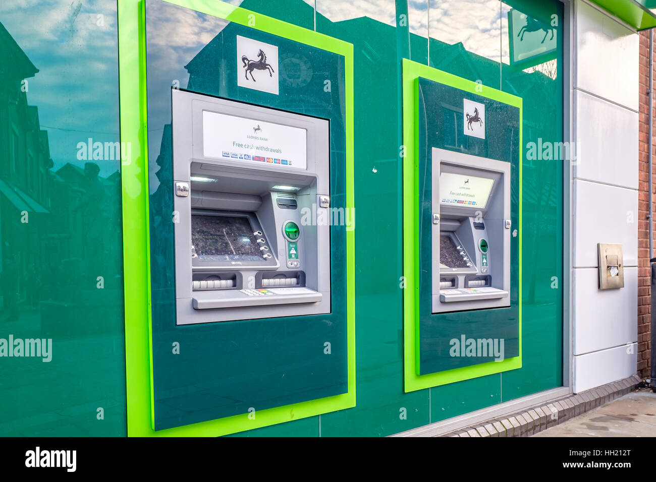 Lloyds bank atm hi-res stock photography and images - Alamy