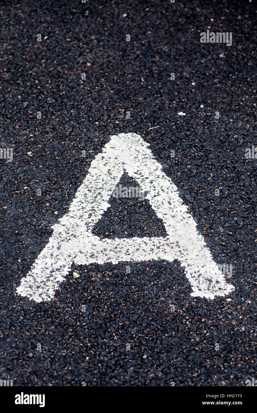 Letter font for road sign hi-res stock photography and images - Alamy