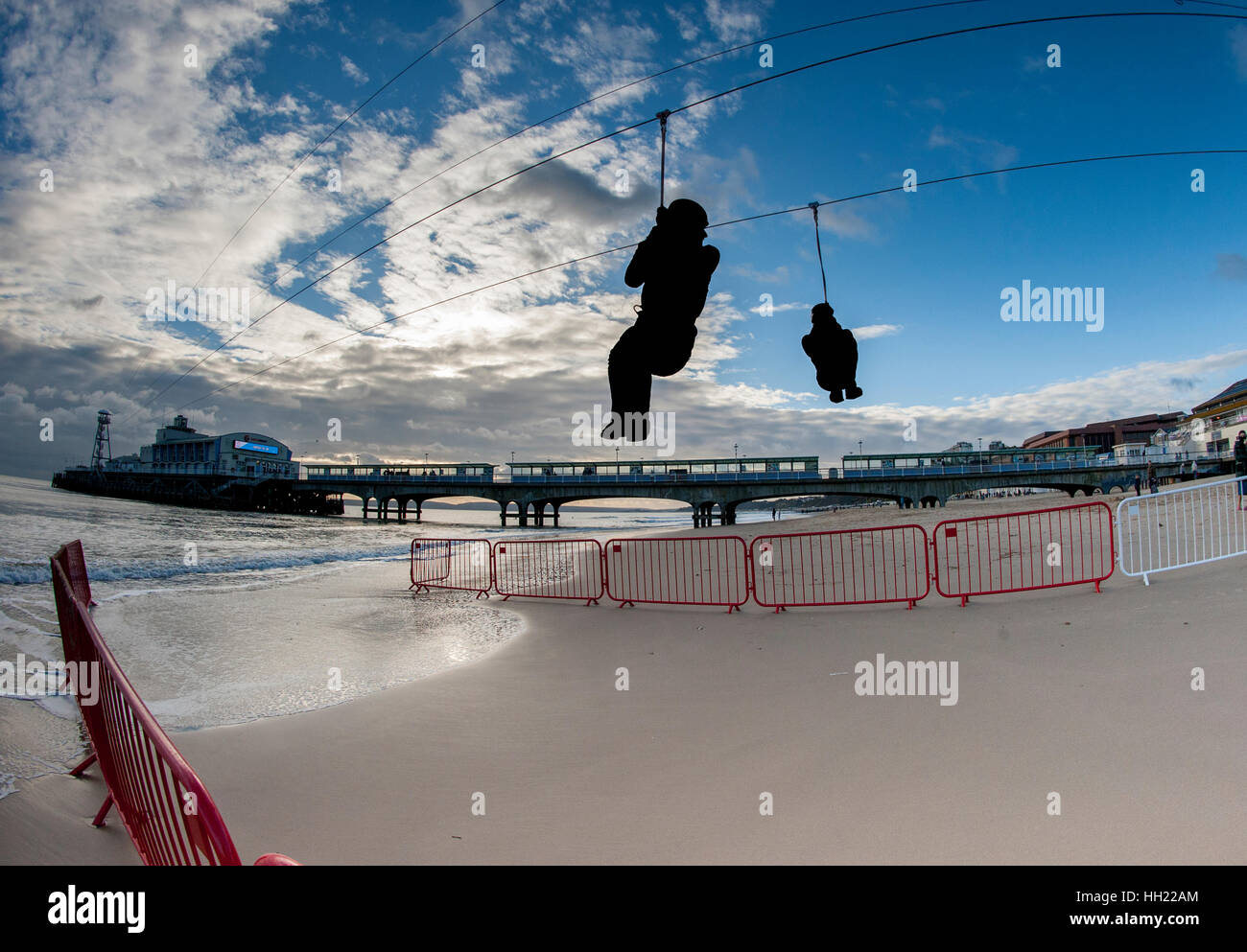 Pier zipwire hi-res stock photography and images - Alamy