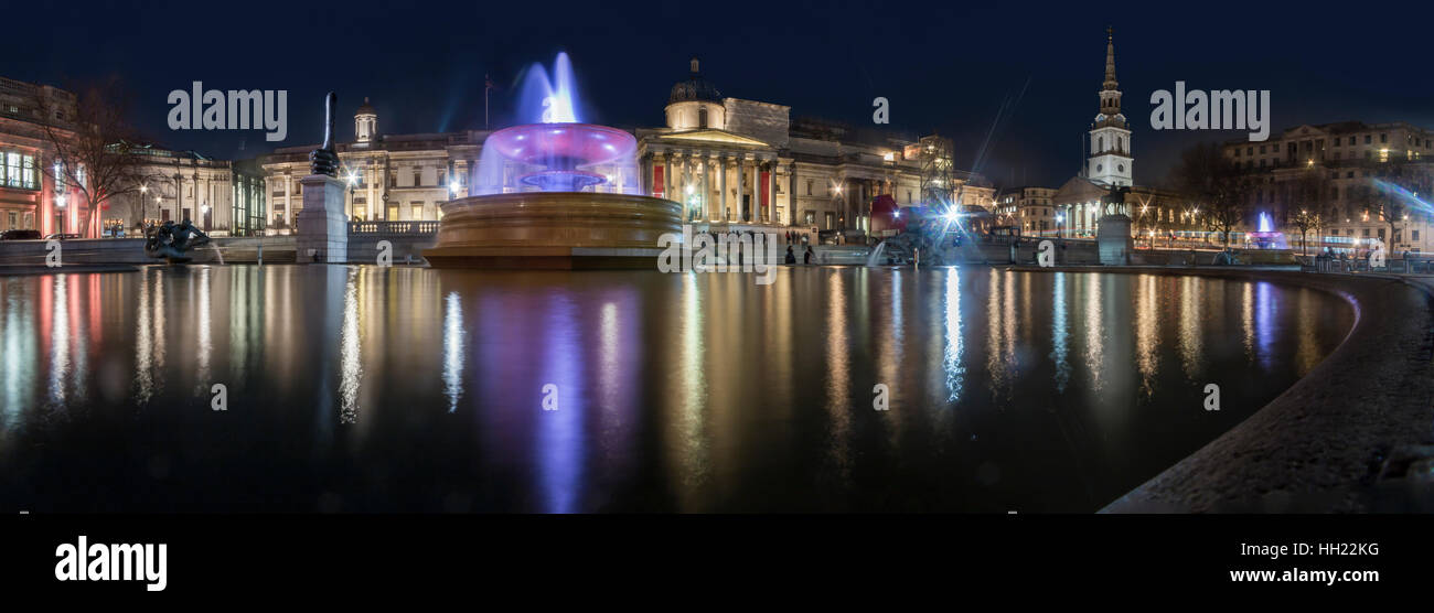 Fountain at night in Trafalgar Square with The National Gallery Stock ...