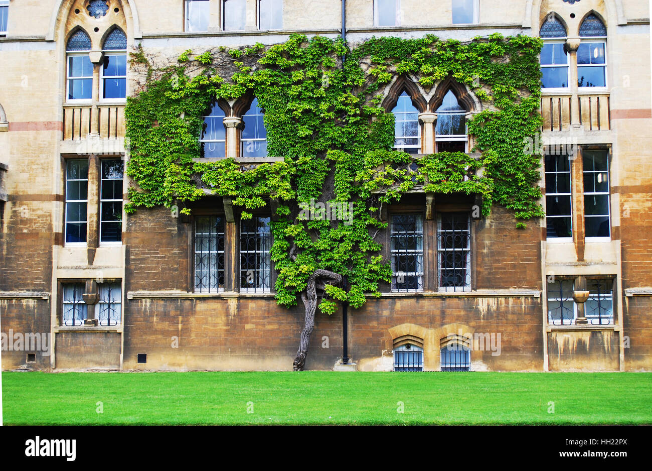 Traditional college architecture oxford hi-res stock photography and ...