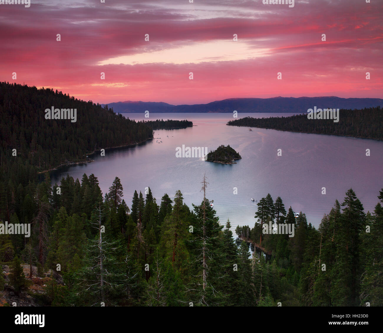 Lake tahoe beach bay hi-res stock photography and images - Alamy