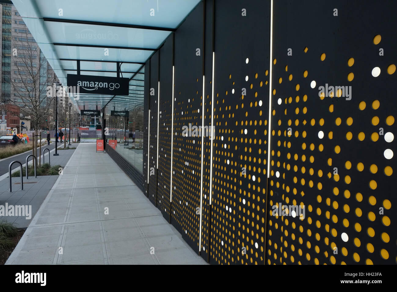 Amazon checkout technology hi-res stock photography and images - Alamy