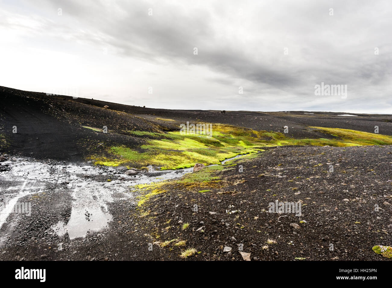 Gravel Road. Icelandic landscape Stock Photo - Alamy