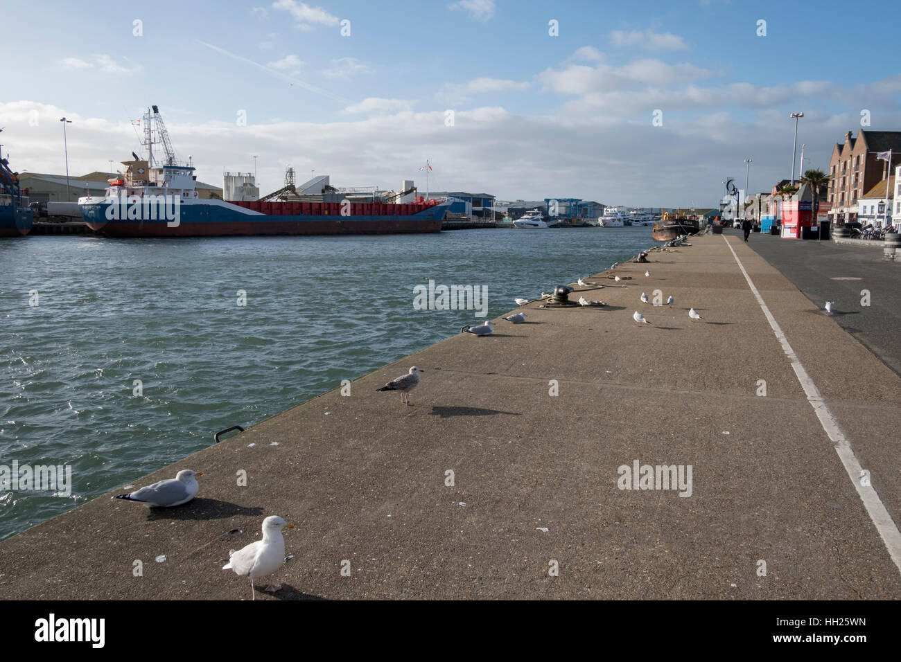 Commercial quayside buildings hi-res stock photography and images - Alamy
