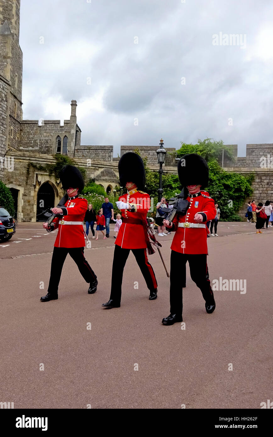 Queen guard hi-res stock photography and images - Alamy