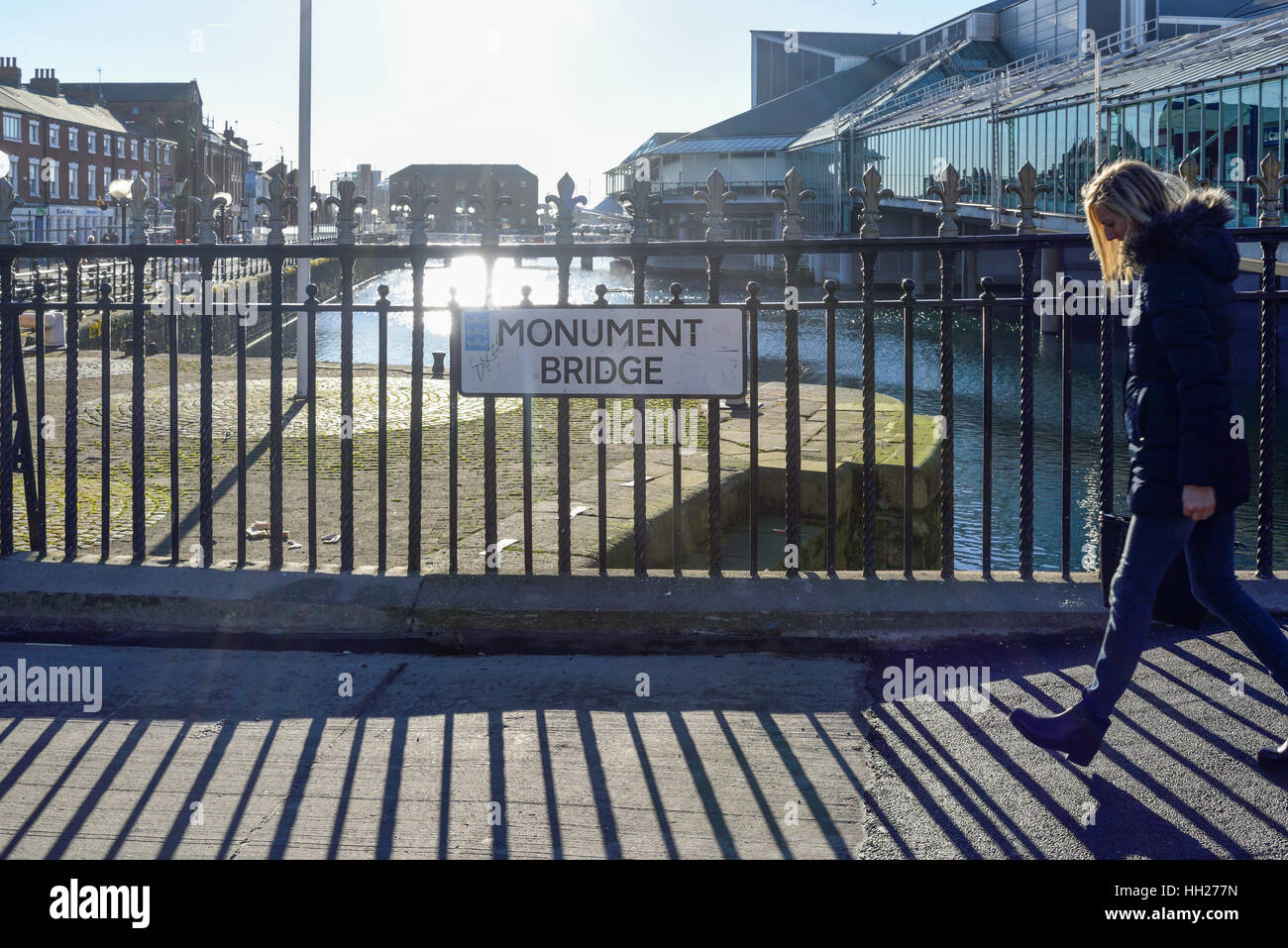 Monument bridge hull hi-res stock photography and images - Alamy