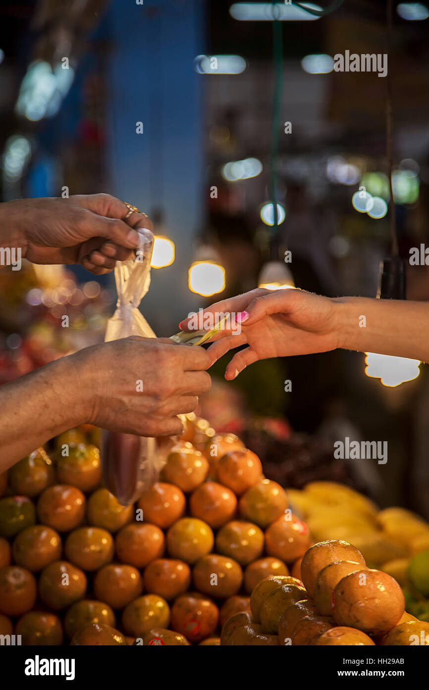 Trading goods, market hi-res stock photography and images - Alamy