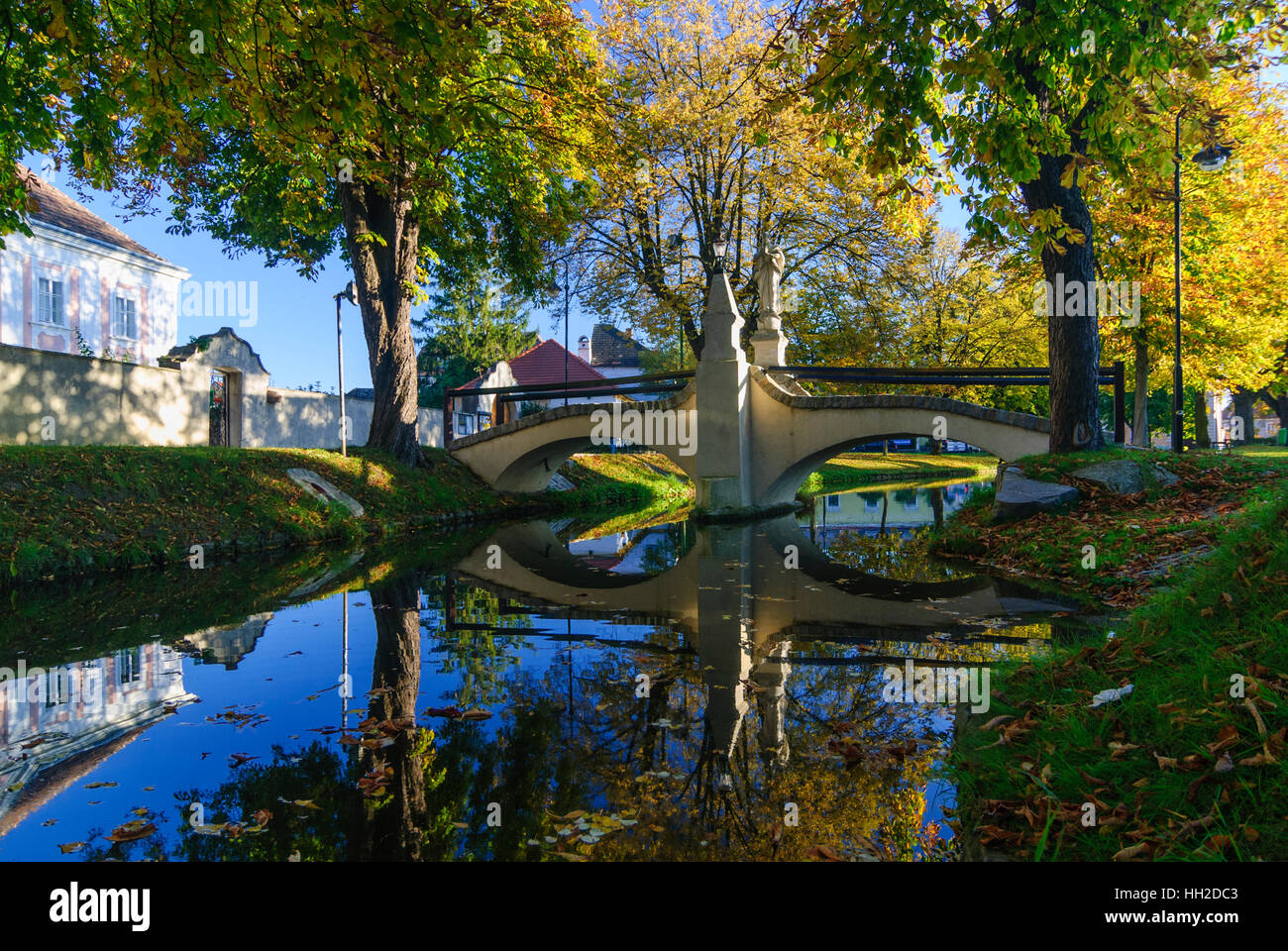 Straß im Straßertale: bridge Kaisersteig over the straem Gschinzbach, Waldviertel ...