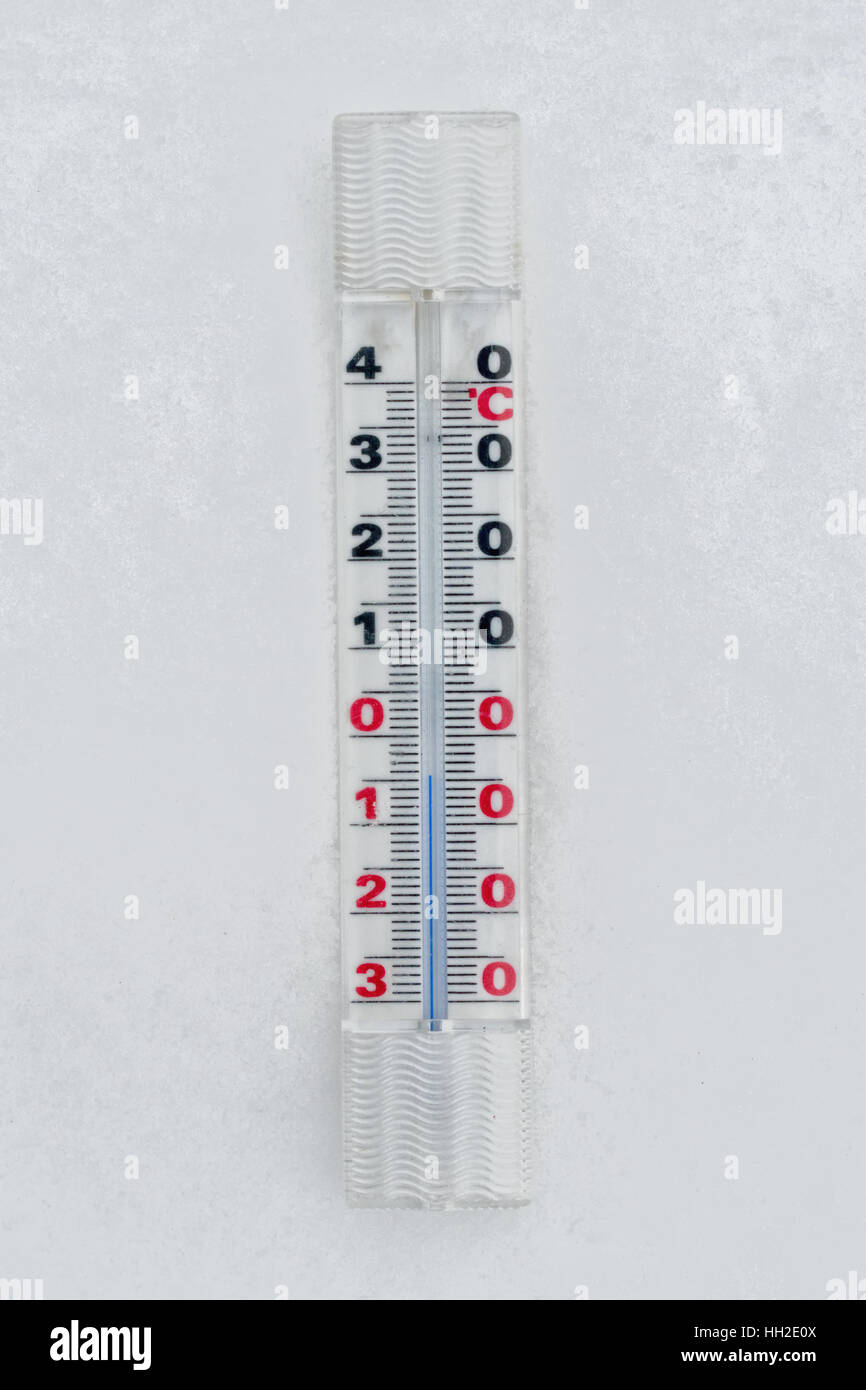Thermometer minus hi-res stock photography and images - Alamy