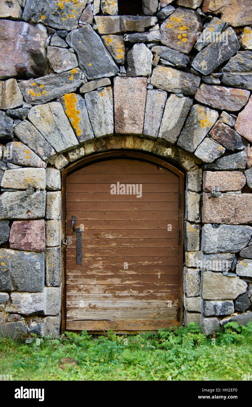 Fortress door hi-res stock photography and images - Alamy