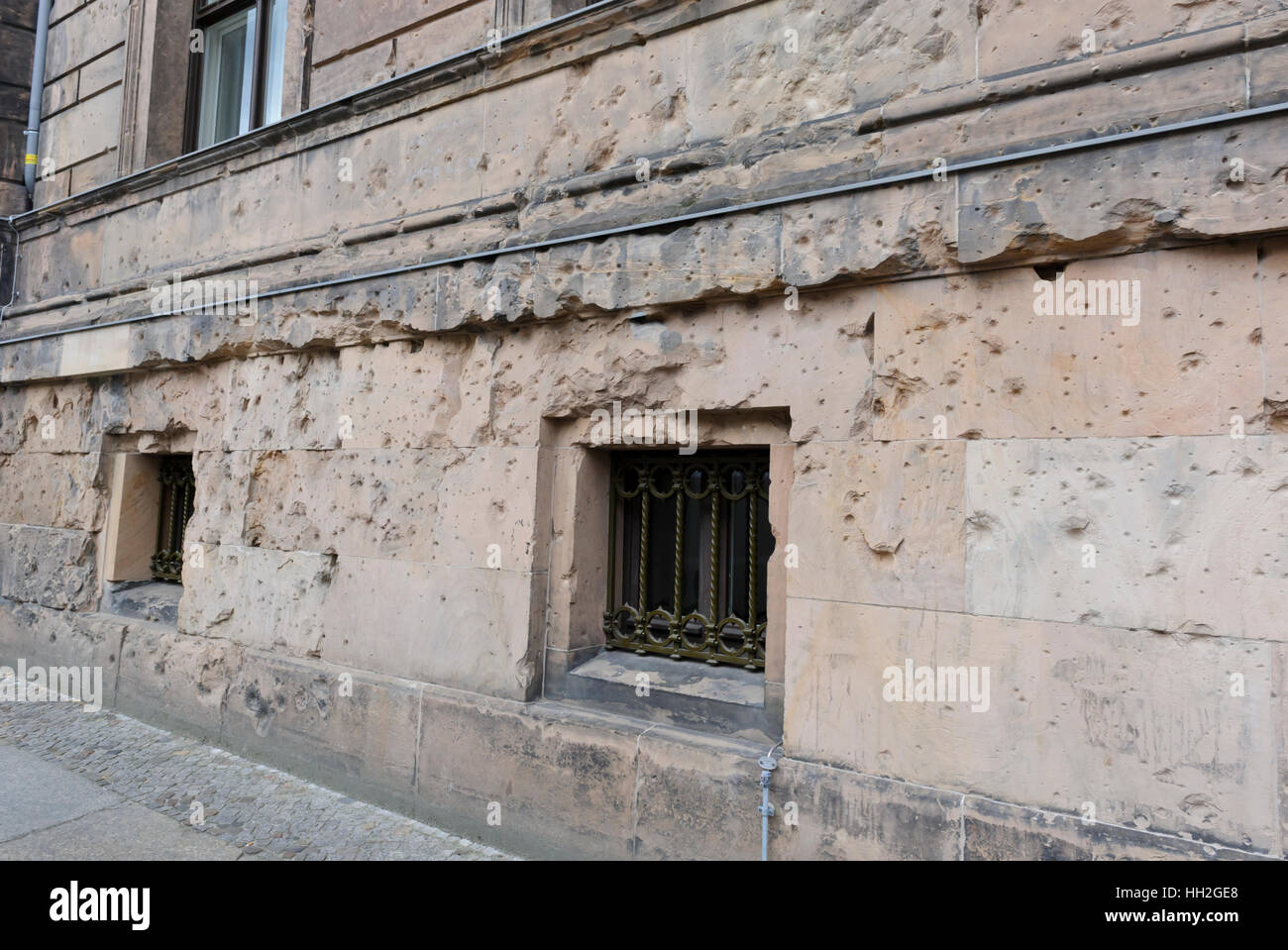 Bullet holes on building hi-res stock photography and images - Alamy