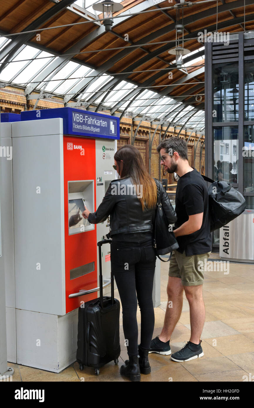 Train ticket machine hi-res stock photography and images - Alamy