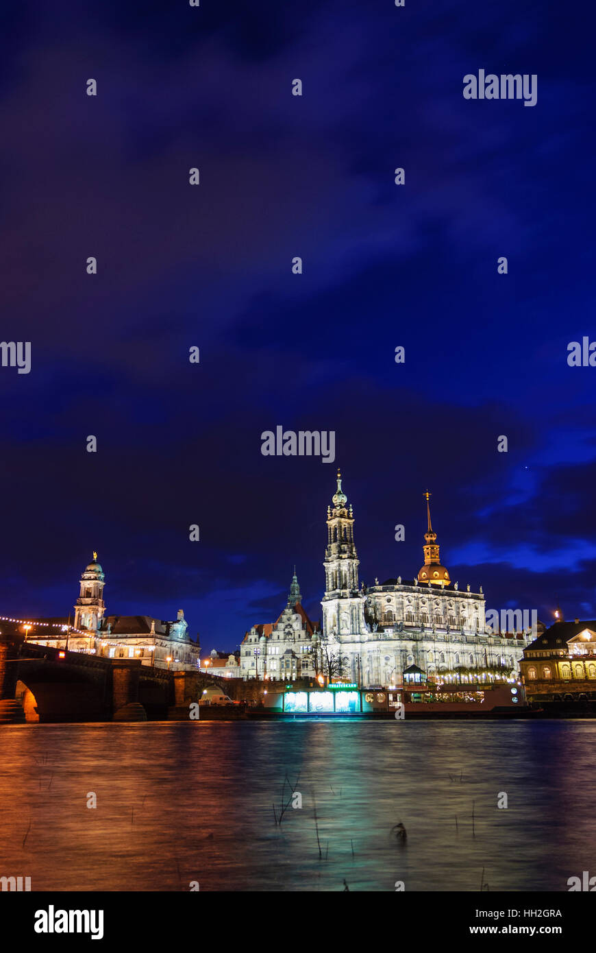 Dresden: The Elbe with Augustus bridge, state house, cathedral, castle ...