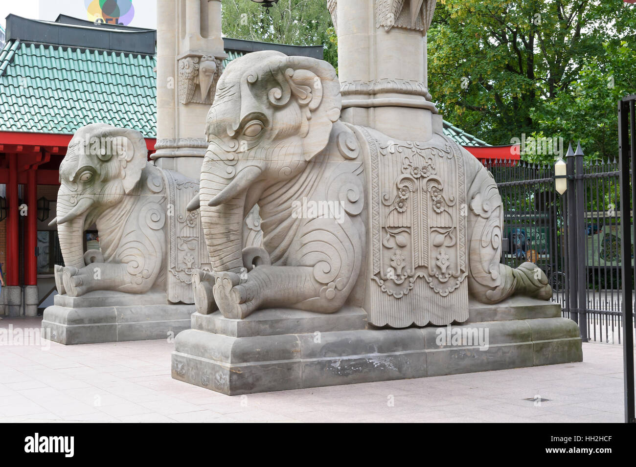 Berlin zoo entrance hi-res stock photography and images - Alamy