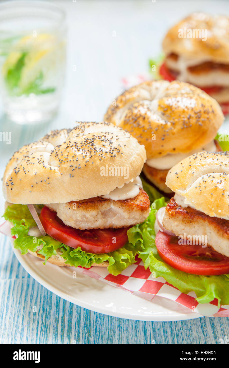 Sliced chicken burger hi-res stock photography and images - Alamy