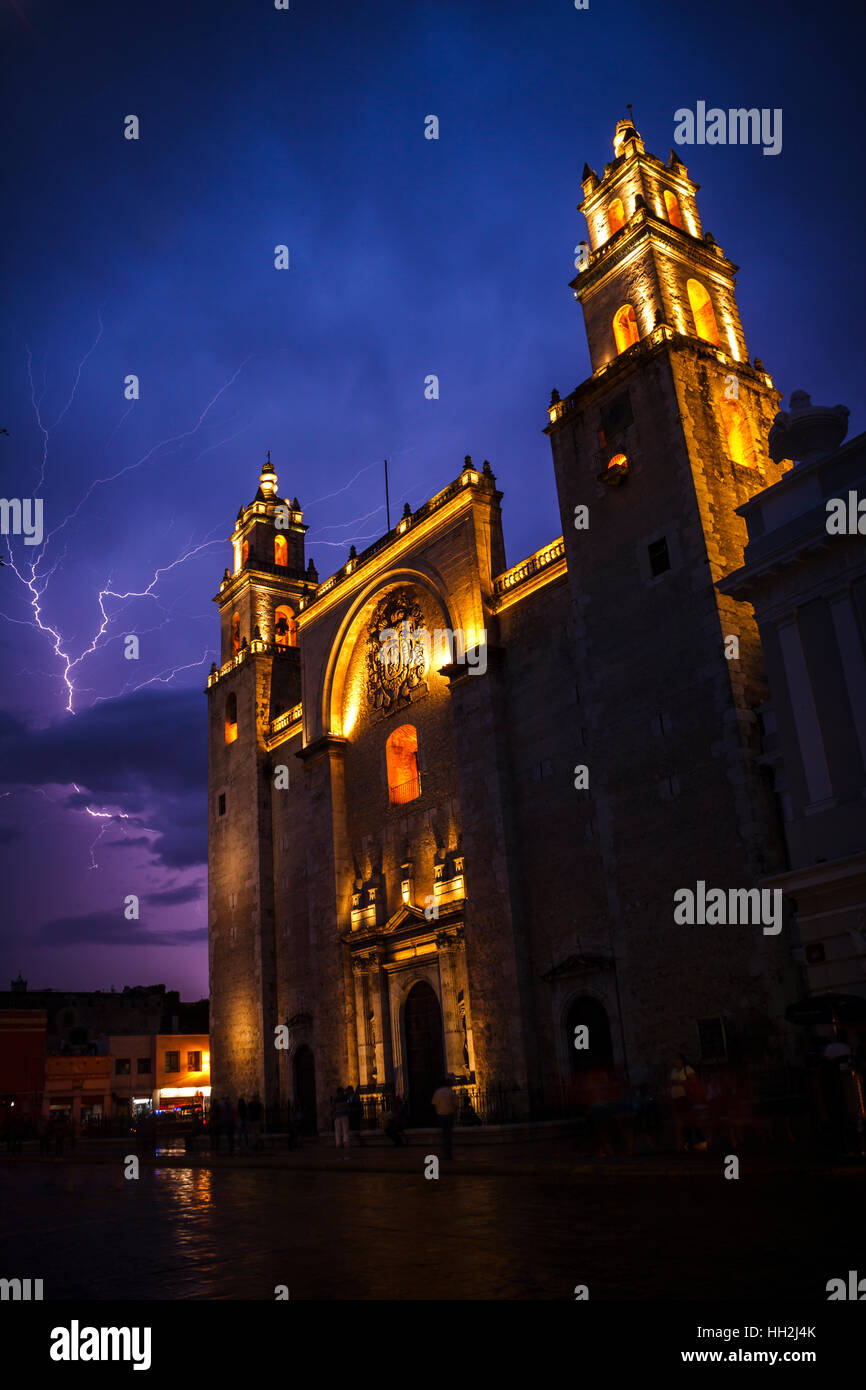 Catedral de San Ildefonso, Mérida, Yucatán, México Stock Photo - Alamy