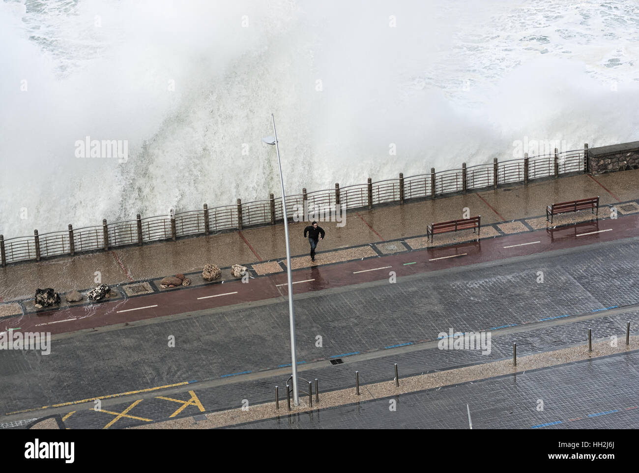 Stay dry hi-res stock photography and images - Alamy