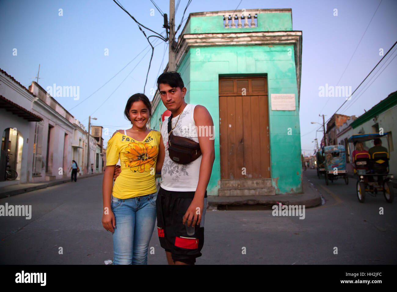 Cuban family in home hi-res stock photography and images - Alamy