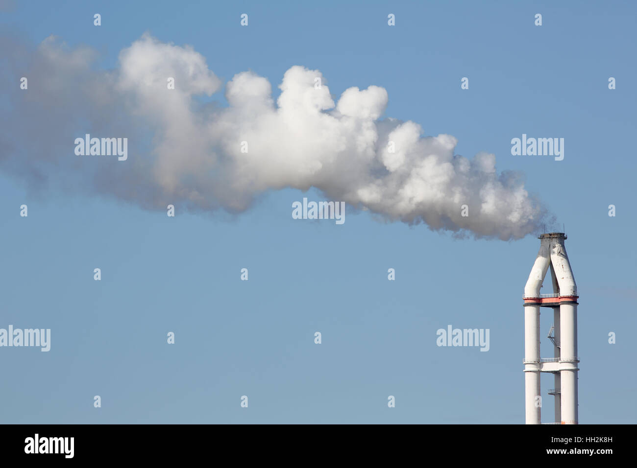 Industrial refinery plant with smoke stack, air pollution Stock Photo ...