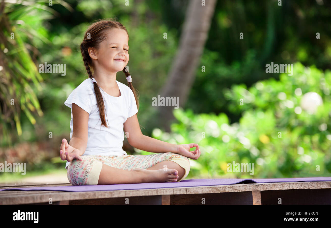 Exercise outdoors summer energy hi-res stock photography and images - Alamy