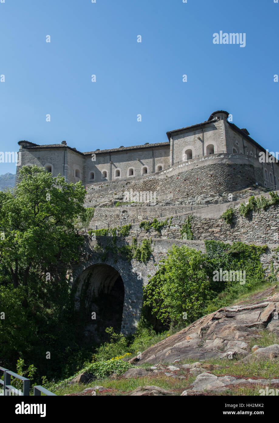 Medieval castle in val hi-res stock photography and images - Alamy