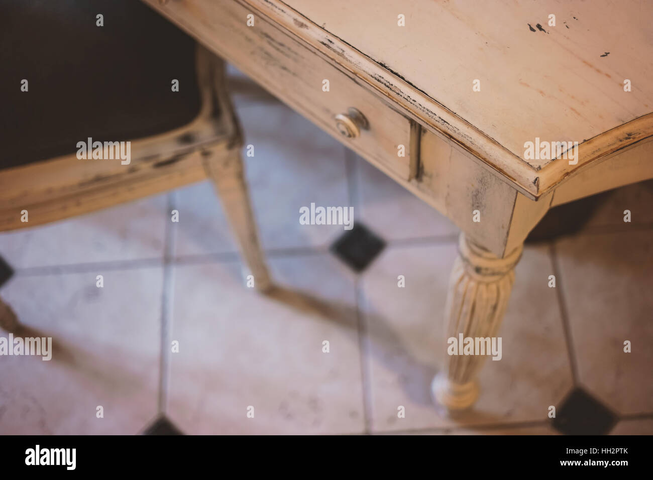 Old white table Stock Photo - Alamy