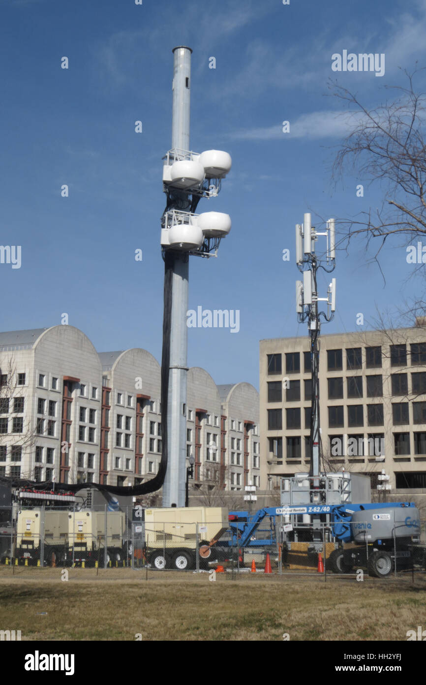 Telecommunications antennas hi-res stock photography and images - Alamy