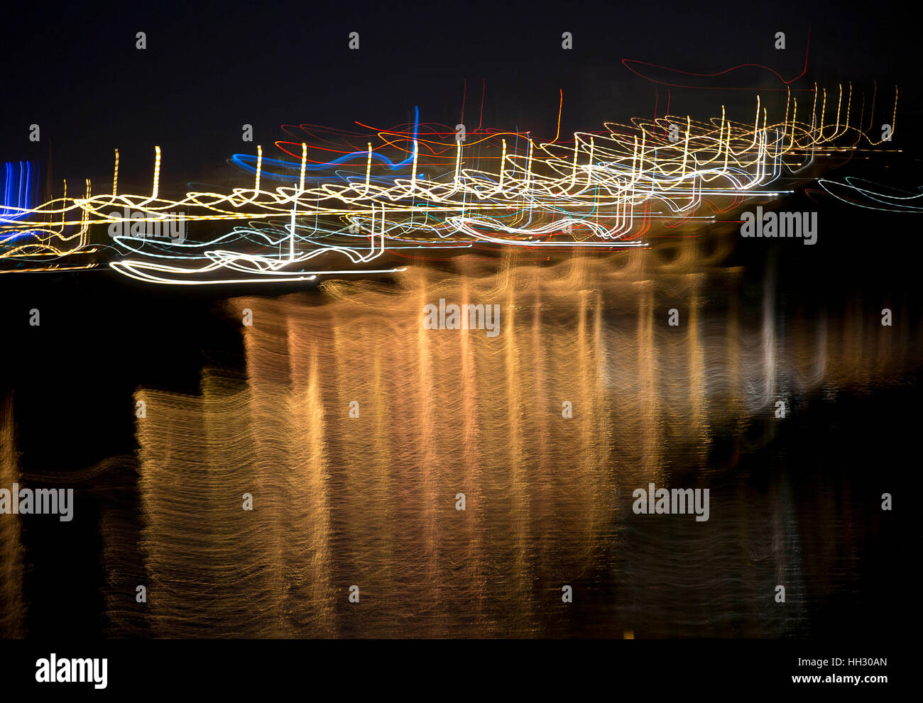 Fort Myers, USA. 15th Jan, 2017. Lights are reflected on the water of ...