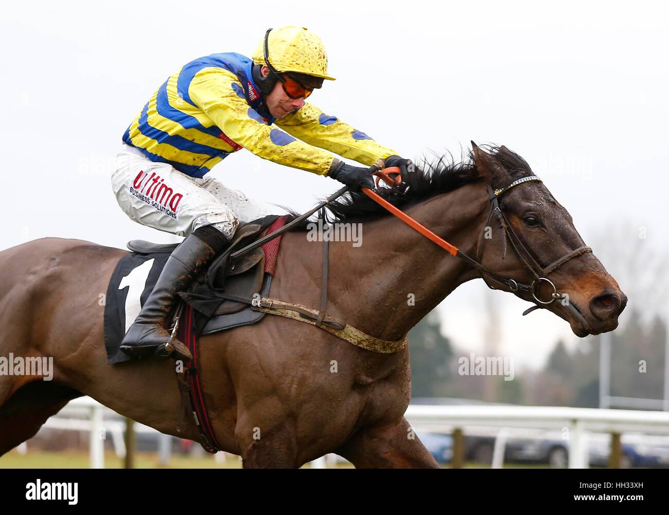 Uk national hunt horse racing hi-res stock photography and images - Alamy