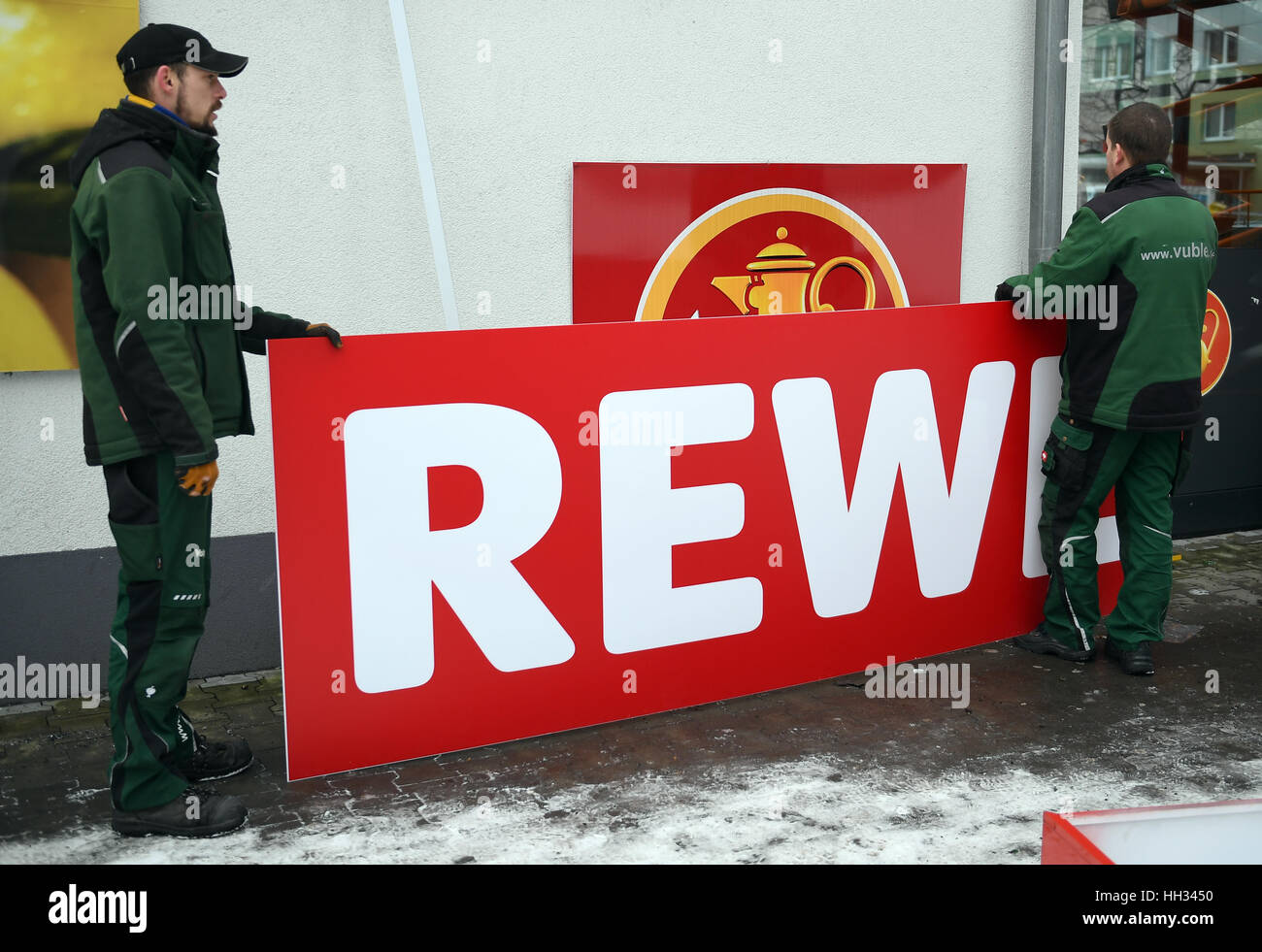 Disappearing berlin hi-res stock photography and images - Alamy