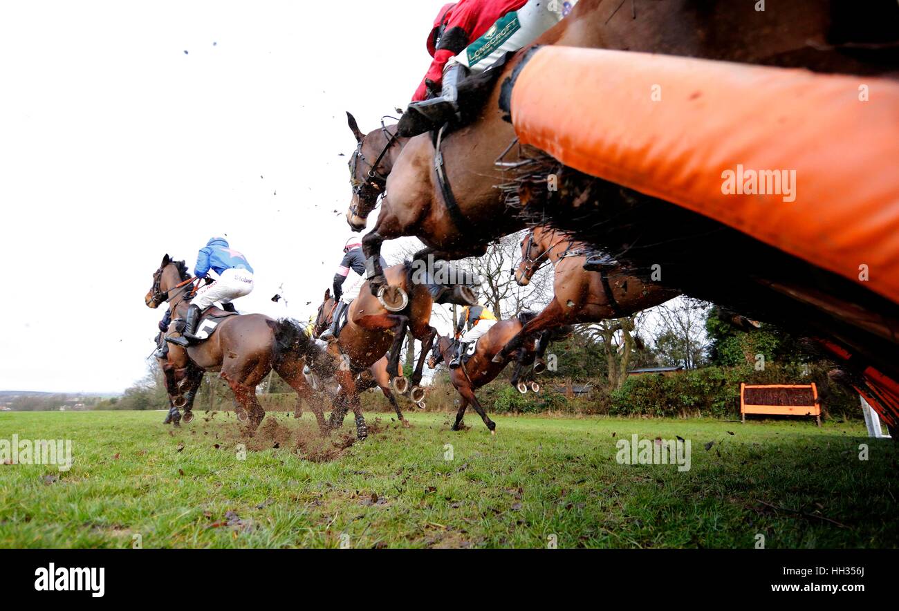 National hunt racing hi-res stock photography and images - Alamy