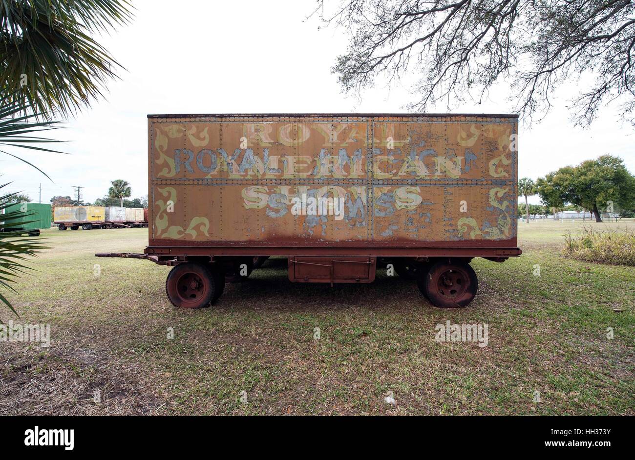 Circus trailers hi-res stock photography and images - Alamy