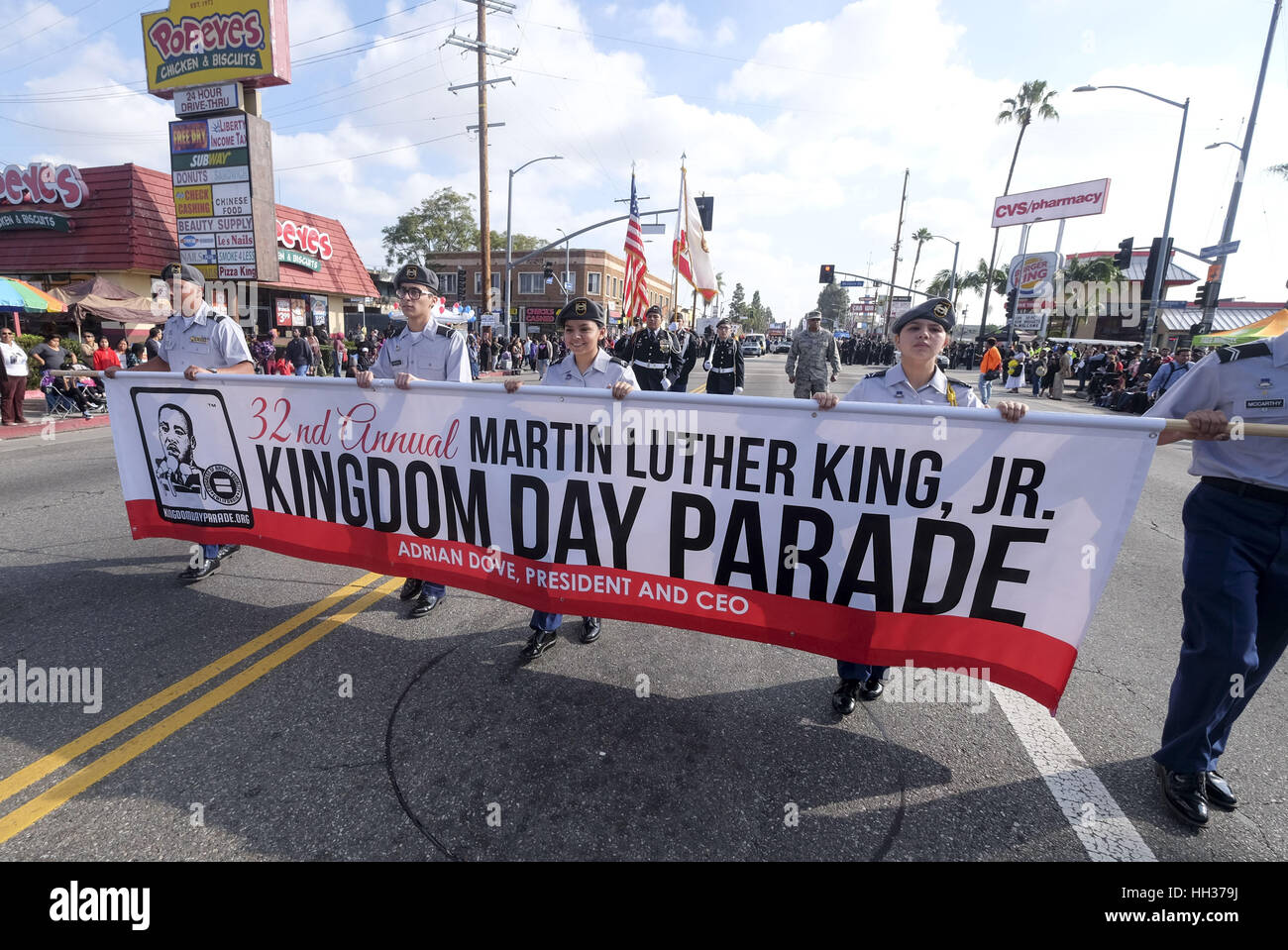 Los Angeles, USA. 16th Jan, 2017. Participants march in the 32nd annual ...