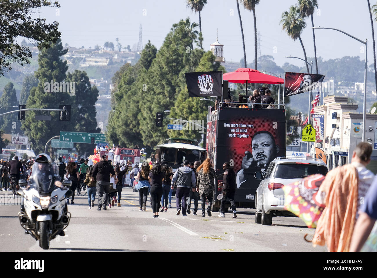 Los Angeles, USA. 16th Jan, 2017. Participants march in the 32nd annual ...