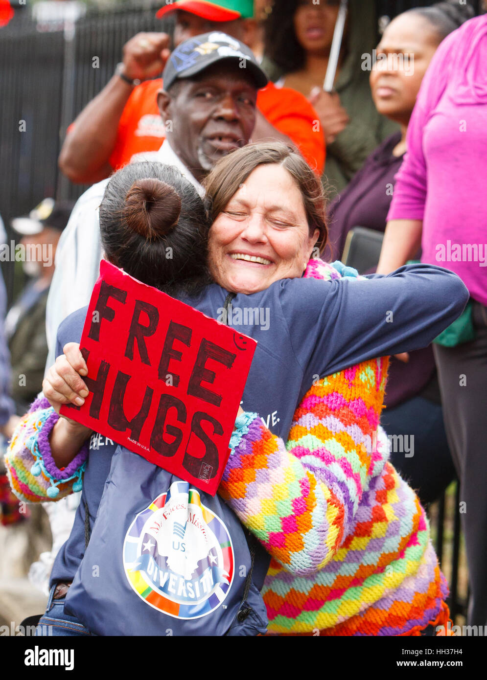 King gives to people hi-res stock photography and images - Alamy