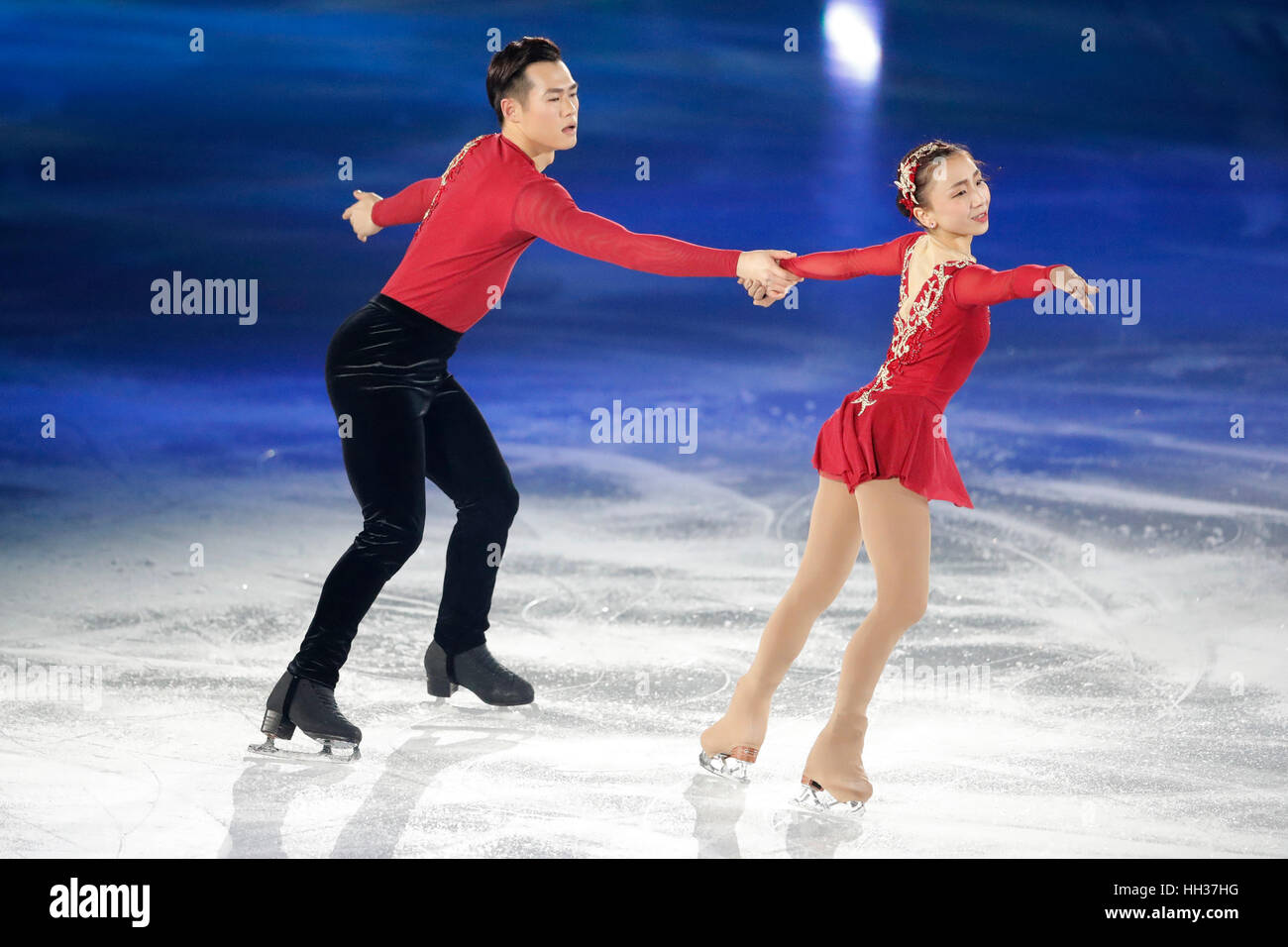 Yokohama Arena, Kanagawa, Japan. 13th Jan, 2017. Narumi Takahashi & Ryo ...