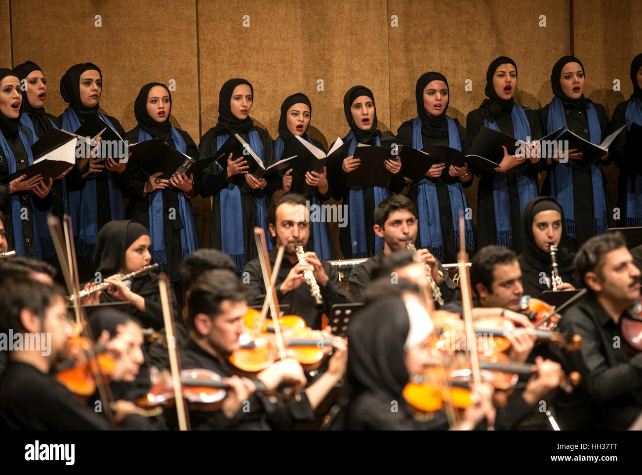 Kurdish music hi-res stock photography and images - Alamy