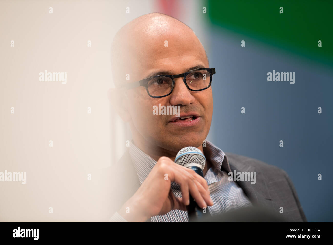 Der Microsoft-Chef, Satya Nadella, spricht am 16.01.2017 in München ...