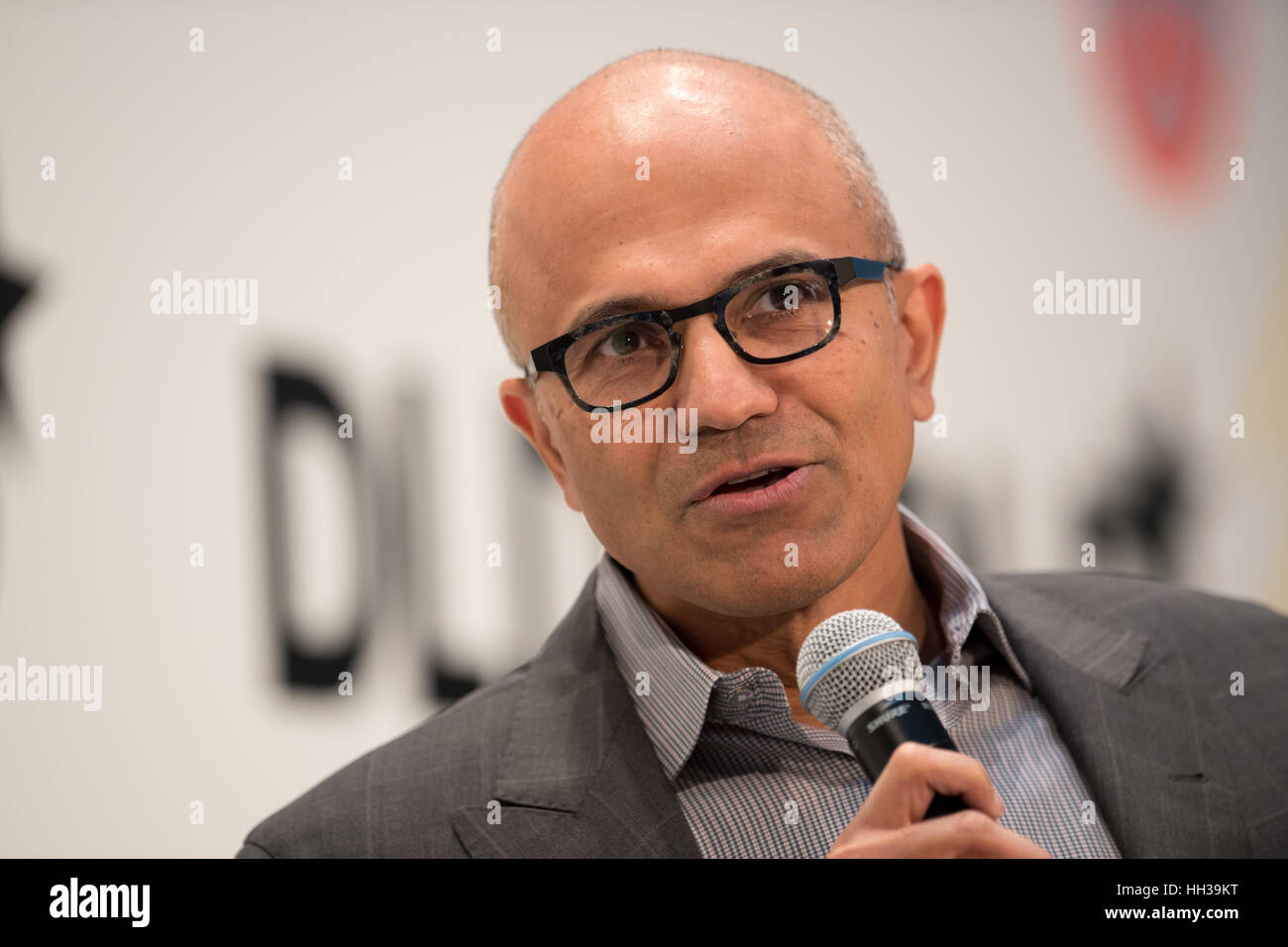 Der Microsoft-Chef, Satya Nadella, spricht am 16.01.2017 in München ...