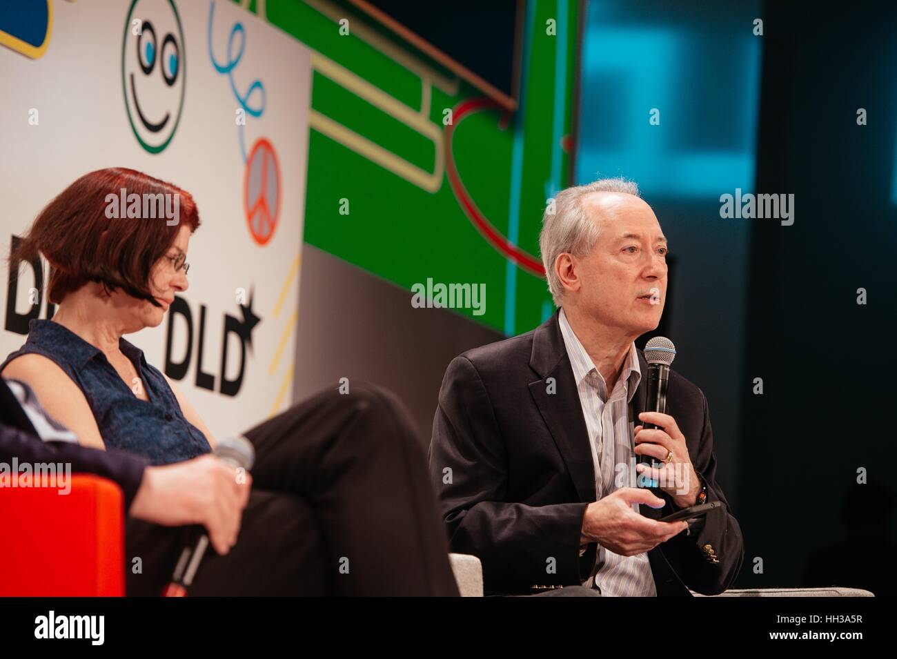 David gilmour and 2017 hi-res stock photography and images - Alamy