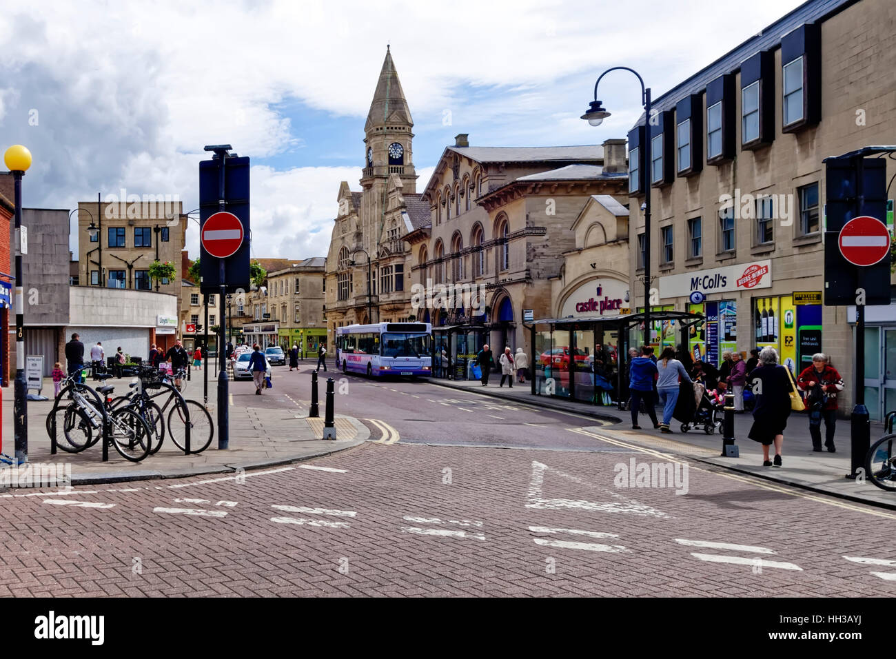 Trowbridge town centre hi-res stock photography and images - Alamy